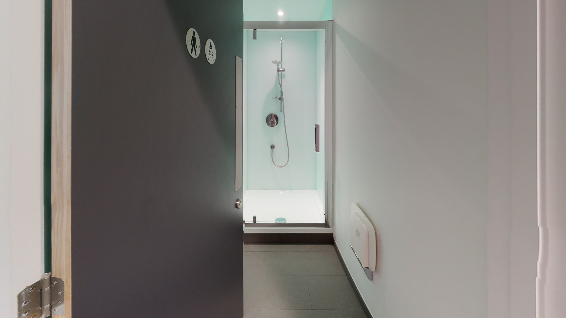 Men's Showers - Digital Scanning Group